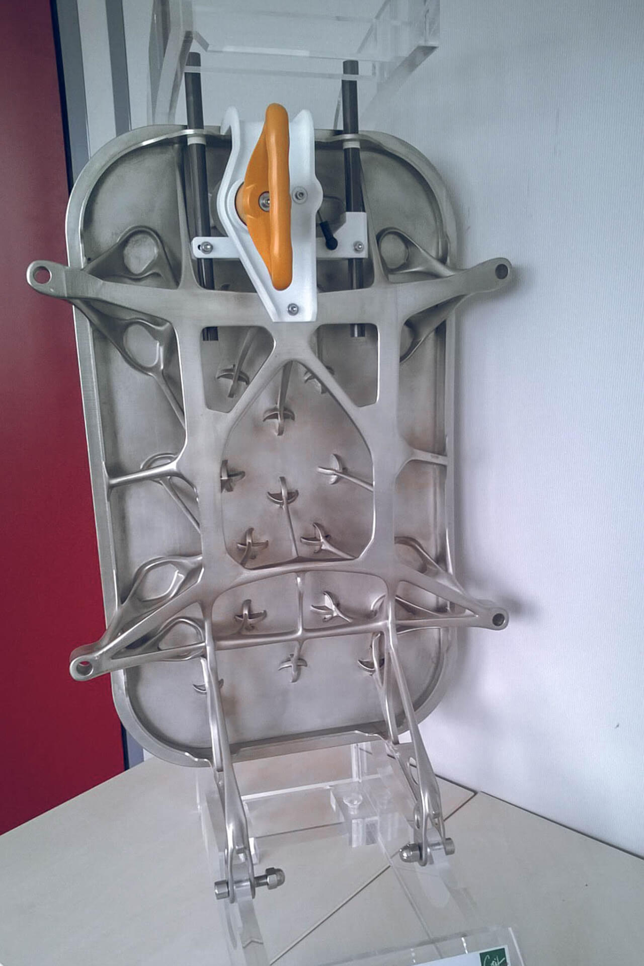 Optimized aircraft door using 3D printing | voxeljet