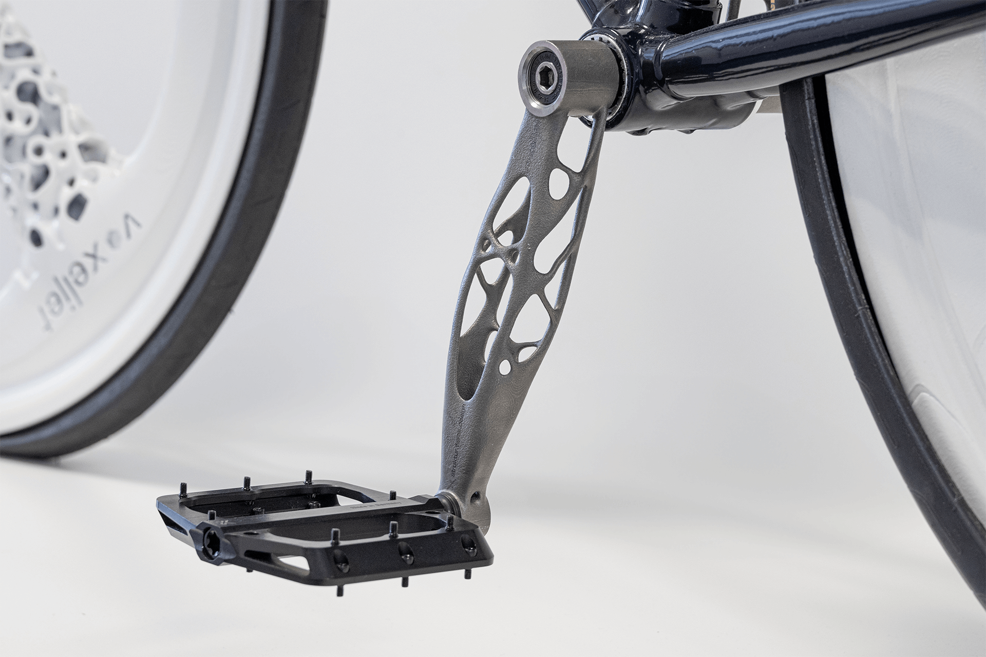 Topological optimization with 3D printing and titanium casting | voxeljet